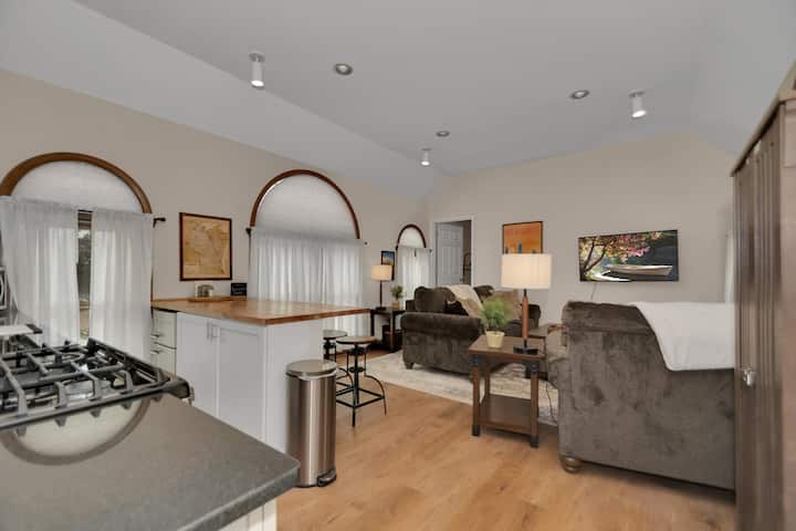 Marvelous 1 Br Bayview Unit - Milwaukee, WI