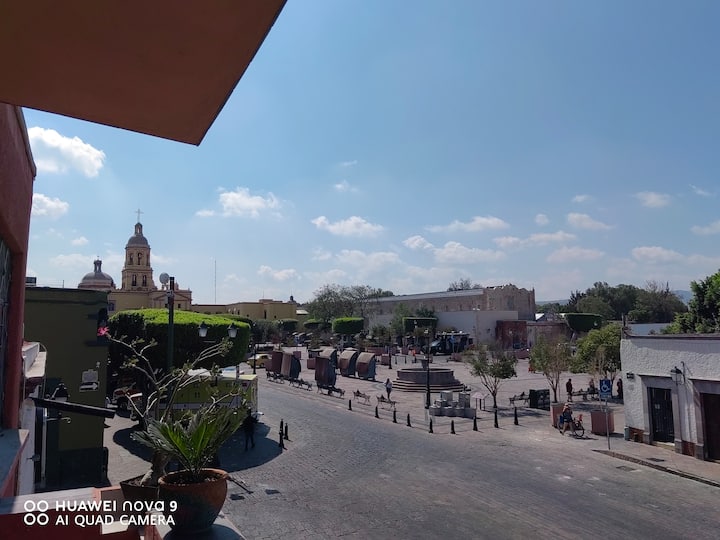 Plaza Fundadores, Iglesia De La Santa Cruz 4h - Querétaro
