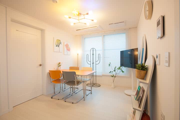 서울역 도보3분/투룸/침대3/명동,홍대 2정거장/엘리베이터/무료주차/신축/평지 - Myeong-dong