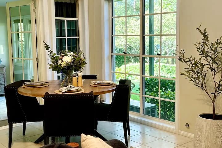 ‘The Armani House’ Gorgeous 4 Bedroom Townhouse - Central Coast