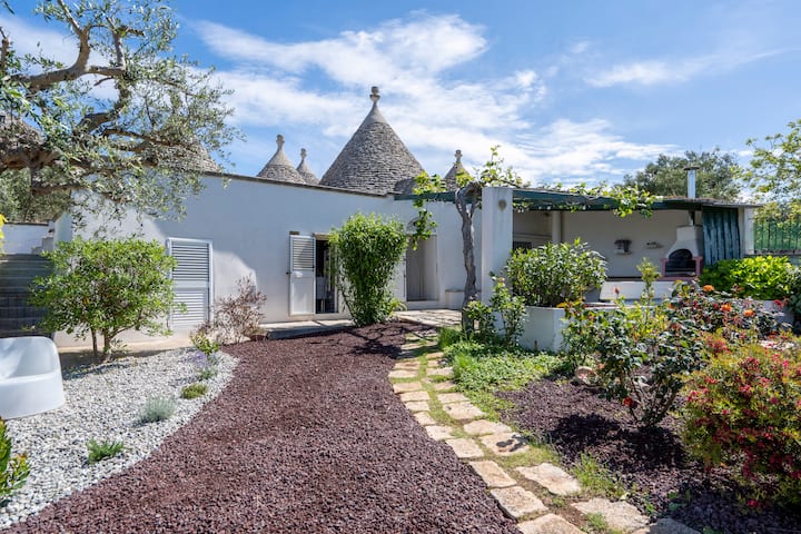 Trullo Grecla With Swimming Pool And Parking - Locorotondo