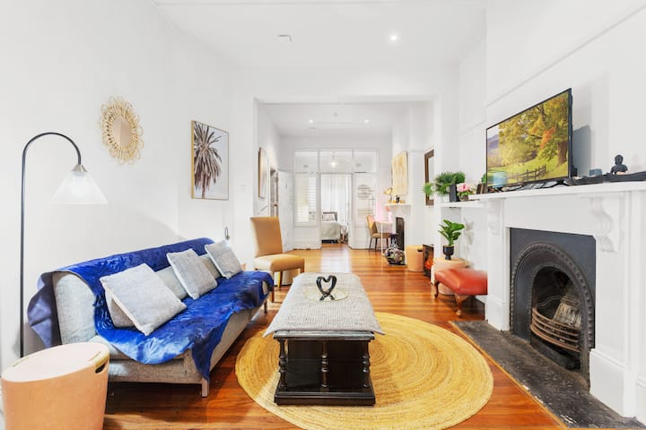 Charming Home In Lovely Location With Parking+bbq. - Sidney