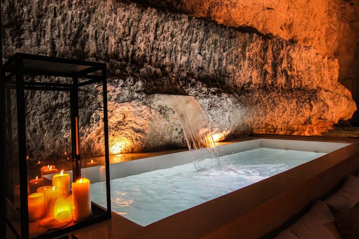 Xuq Group: Cave Villa Piacory - Jorquera
