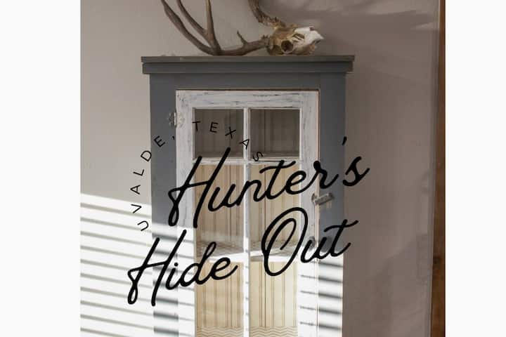 Hunter’s Hideout W/farm Views! - Uvalde, TX