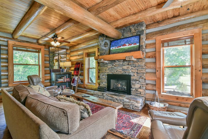 Fox & Crow Rental Cabin - Weaverville, NC