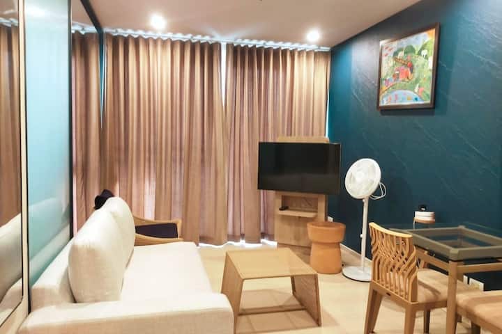 Hua-hin Cha-am Quiet Beachfront Condo Room - Cha-am