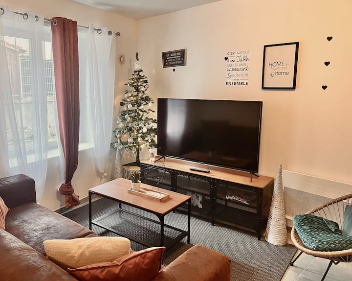Jolie Maison éQuipé : 2 Chambres - Wifi - Cuisine - La Rochefoucauld
