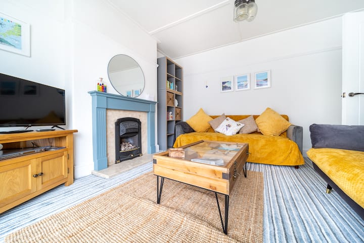 Newquay Centre 3 Storey 1920s Town House - Crantock