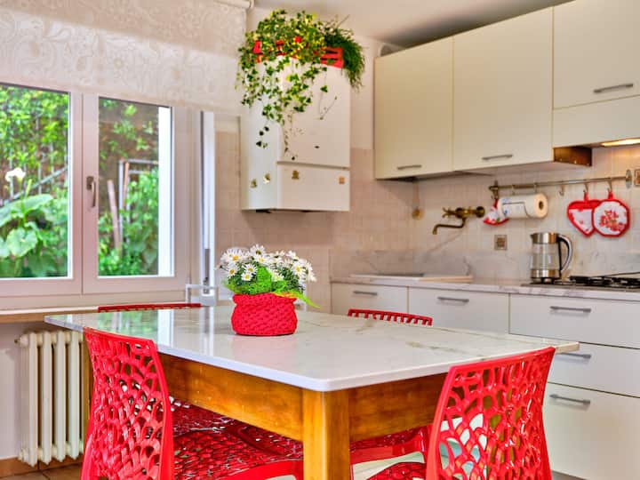 Domus Garda - Appartamento Con Giardino - Garda