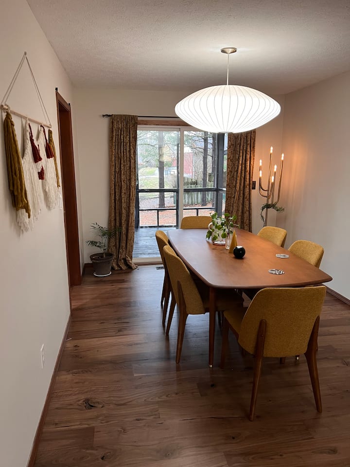 Mid-century Mod - Shared Space - Bloomington, IN