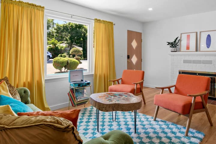 Retro 3 Bdrm Home, Near Downtown - Grants Pass, OR