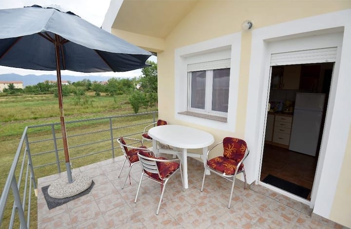 Charming Apartment Tia - Near Queen Beach - Privlaka