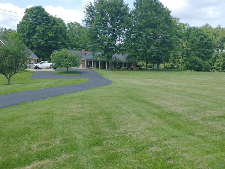 Secluded Country Getaway - Elizabethtown, KY