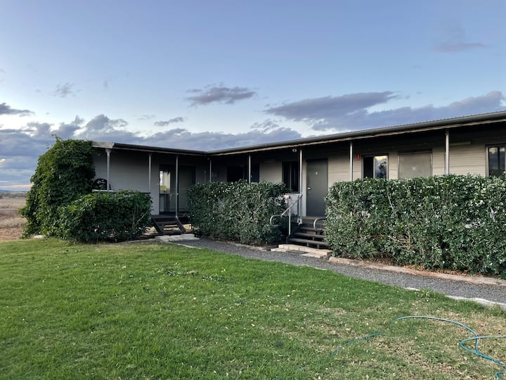 Lovely Farm Accommodation1(25 Minutes Out Of Roma) - オーストラリア ローマ
