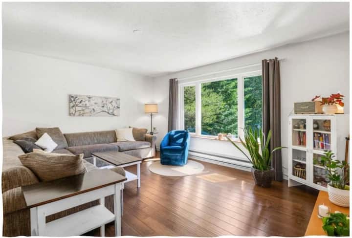 Modern Design With Great Views - Squamish