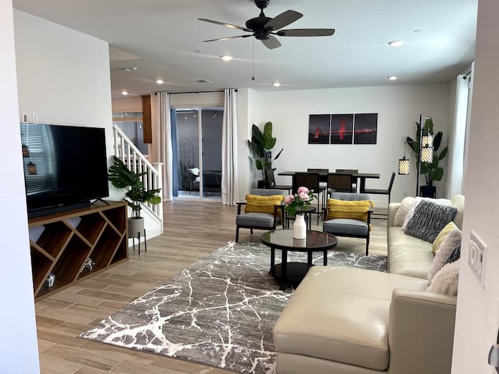 Fresh Modern Home @ Copper River - Millerton Lake State Recreation Area, Friant