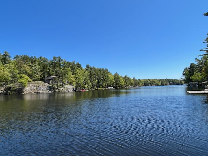 Traditional Lake Muskoka Cottage - Gravenhurst