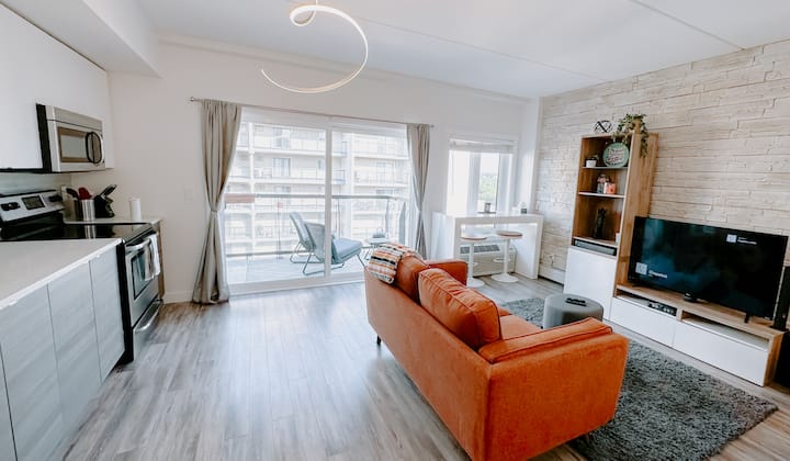 The Local - City Park / Downtown 7th Floor Suite - Saskatoon