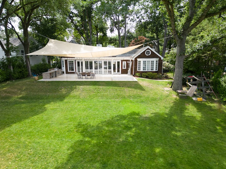 Gorgeous Waterfront Home W/ Boat - White Plains, NY
