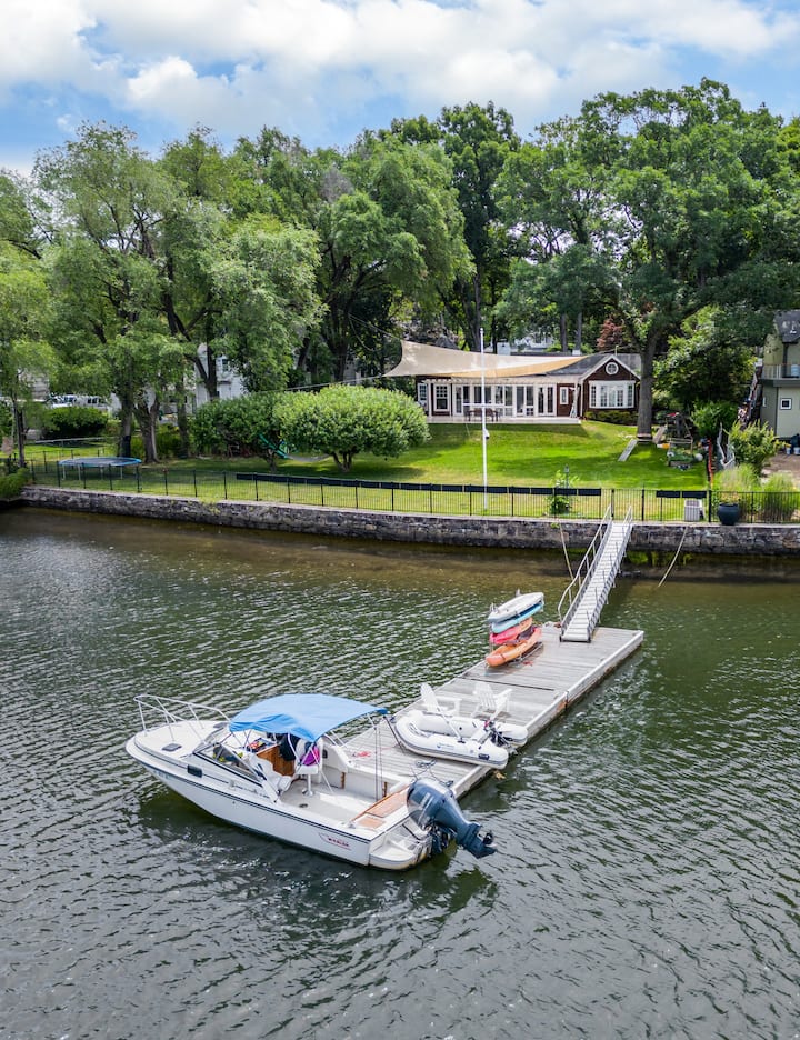 Gorgeous Waterfront Home W/ Boat - Rye, NY