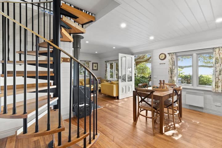 Ocean Views - Coton Cottage On The Waterfront - Portarlington