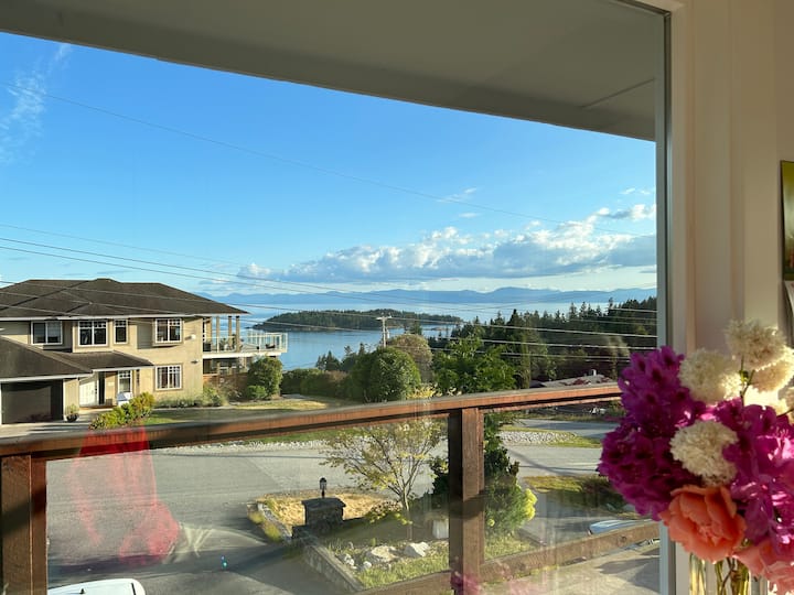 Sunshine Coast Joyful Home - Sechelt