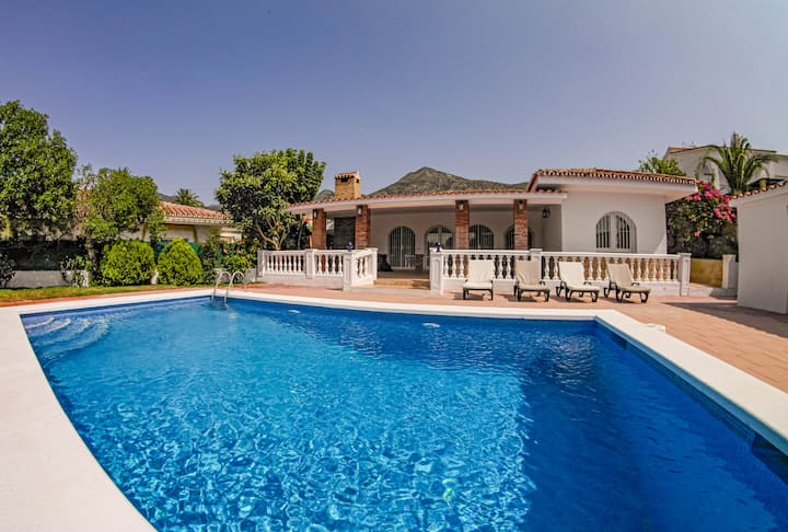 Preciosa Villa Recién Reformada - Benalmádena