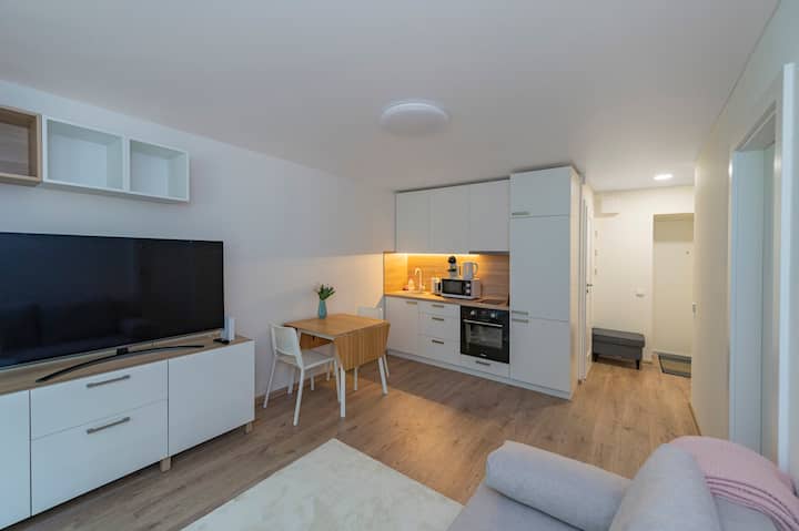 Proper Apartment W Balcony By Polo Apartments - Kaunas