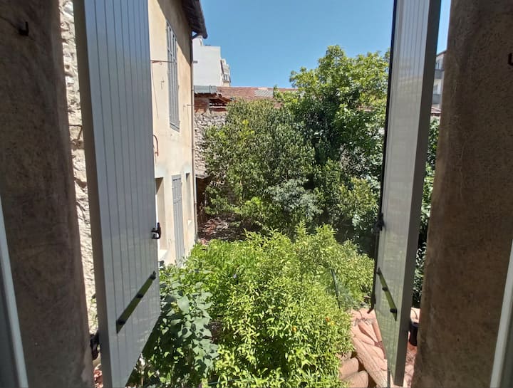 Appartement Avec Balcon Au Calme Et Central - Marseille