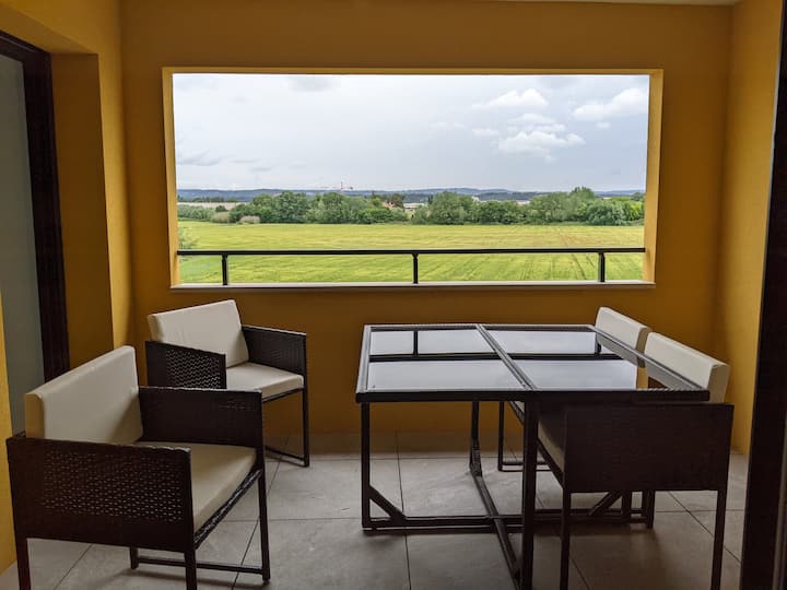 Grand Studio De 35m2, Terrasse Avec Vue Et Piscine - Ventabren