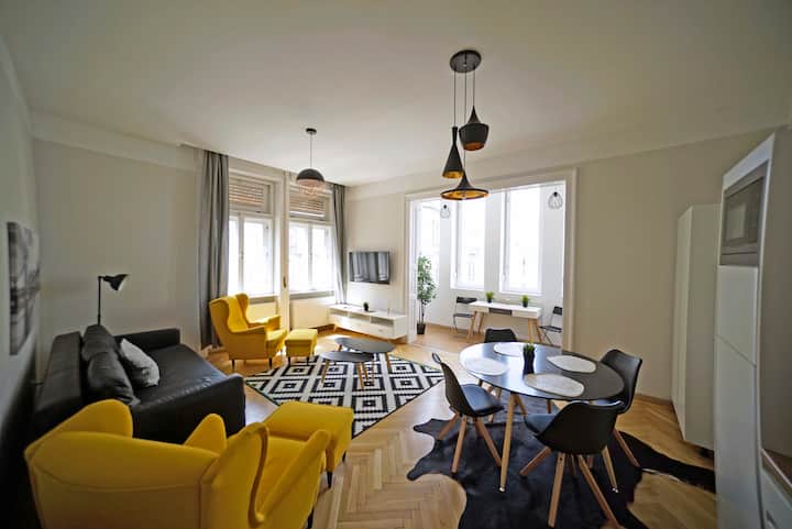 Bright Corner In Downtown #Ac #Wifi - Budapest