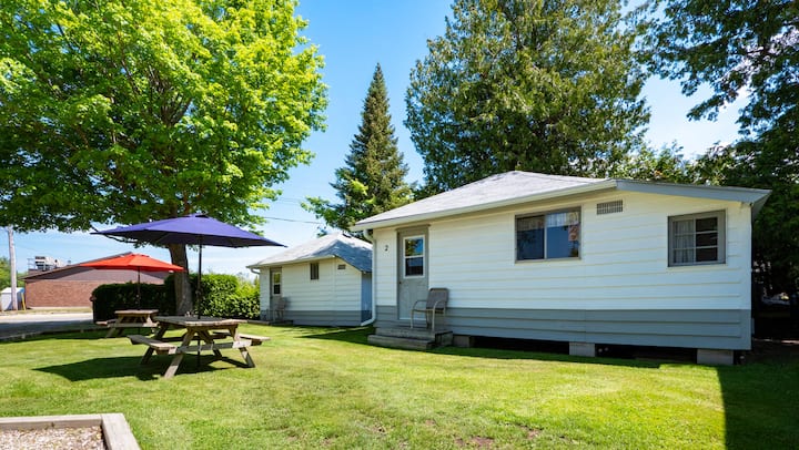 Junior 2 Bedroom Cottage #2 - Sauble Beach
