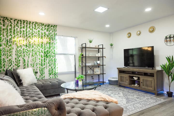 The Abode At Texas A&m - Bryan, TX
