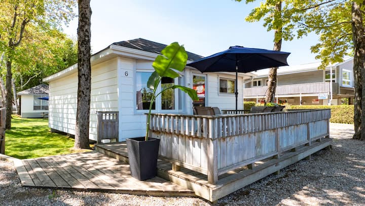Comfortable 2 Bedroom Cottage #6 - Sauble Beach