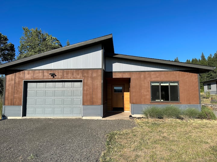 3 Bed/2 Bath Home In Paradise! - White Salmon, WA