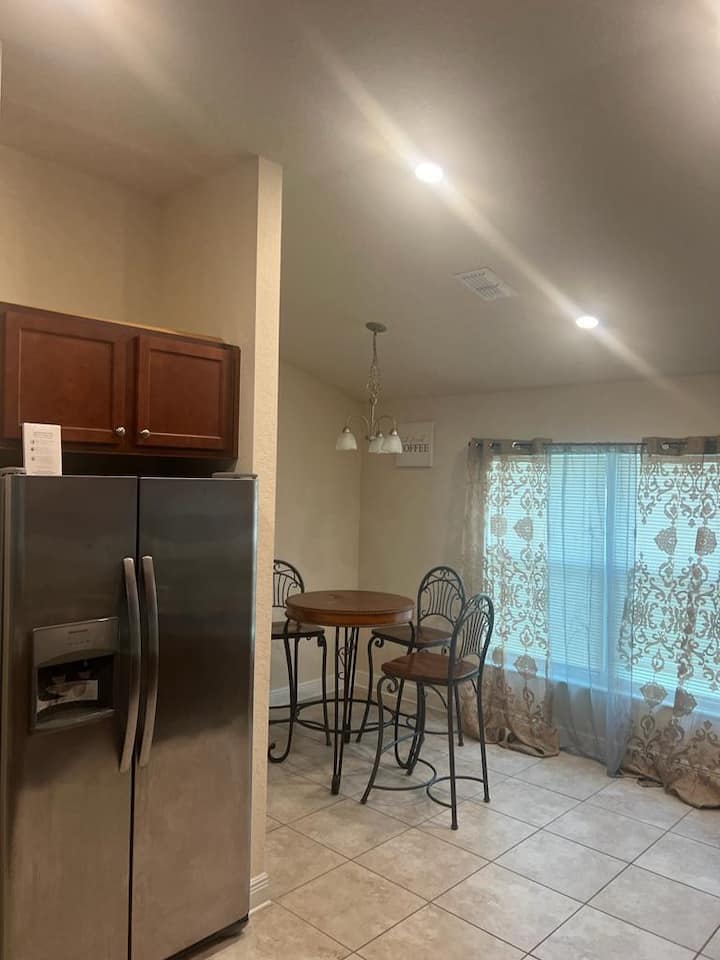 Cadena’s Guest Airbnb - Davenport, FL