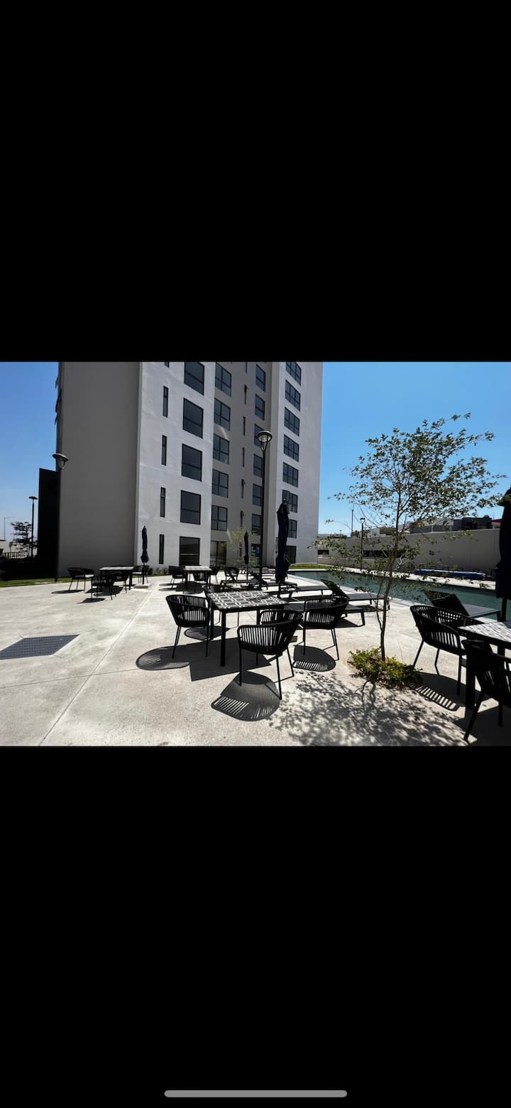 2.4. Depa Exclusivo Con A/c, Piso 2, Alberca Y Gym - Zapopan