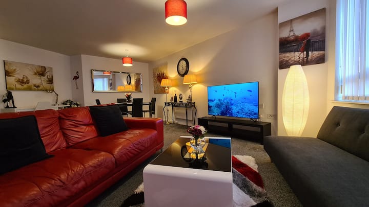 Lovely 2-bed Apt+wi-fi+parking. - 曼徹斯特