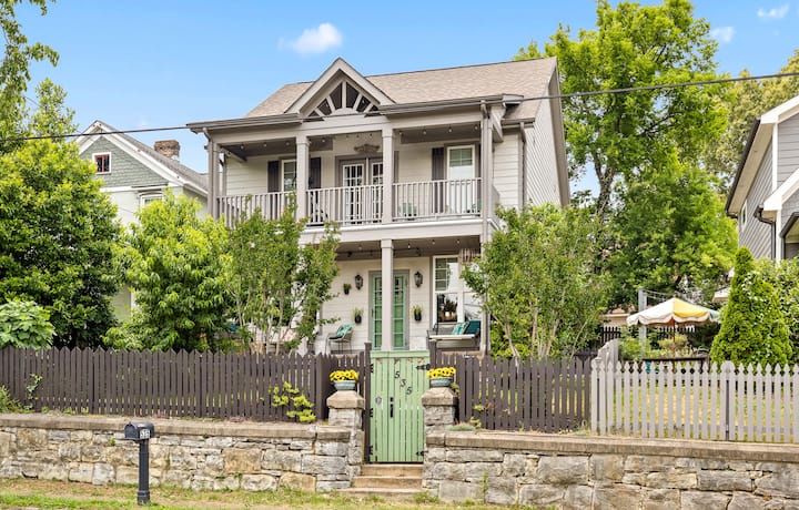 Pet-friendly Gem W/ Hot Tub In Ideal City Location - Chattanooga, TN