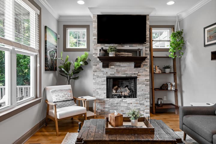 Walkable Northshore 3br—hot Tub, 2 Kings & Fire Pt - Chattanooga, TN