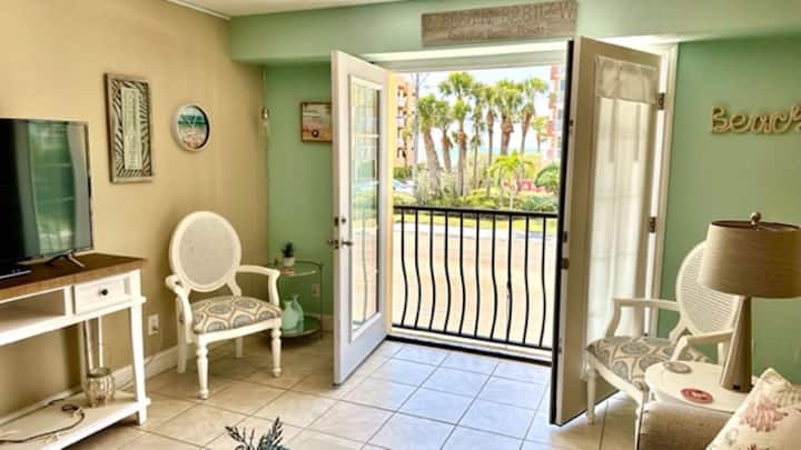 #216 Minutes To The Beach! - Redington Beach, FL