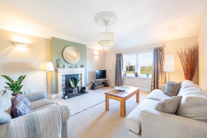 Downs View 2 Bed Apartment - Bristol