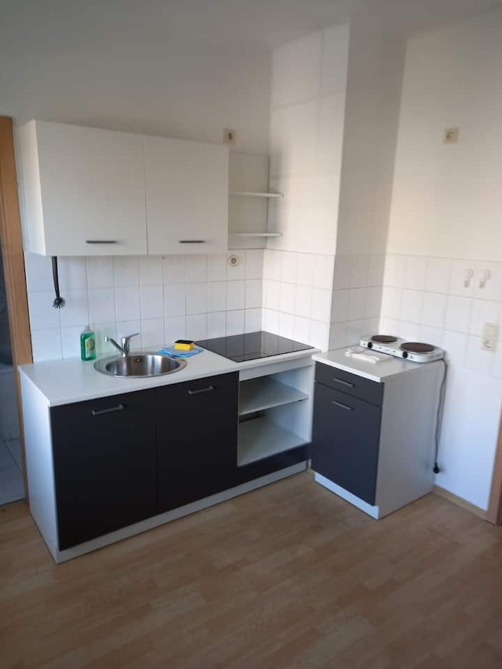 Leuna Bei Leipzig & Halle: Wohnung Mit 4 Zimmern - Leuna
