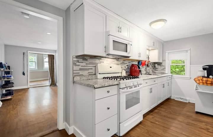Newly Renovated- 2 Bed 1 Bath - Norwood, MA