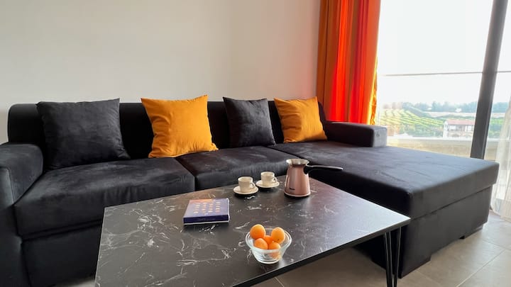 Modern 1 Bedroom Apartment By The Sea - Газиверан