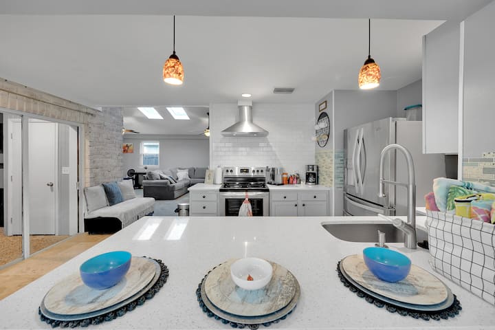 Casa D - Cozy Beach Home & Pool - Neptune Beach, FL