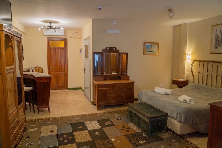 Taylor's Port [2] Landing In The Old Town - Montevideo