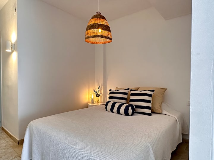 Estudio Con Vistas A La Piscina Y Wifi - Roses