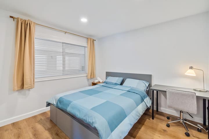 Cozy Room Close To Fwy405,22,uci, Huntington Beach - Costa Mesa, CA