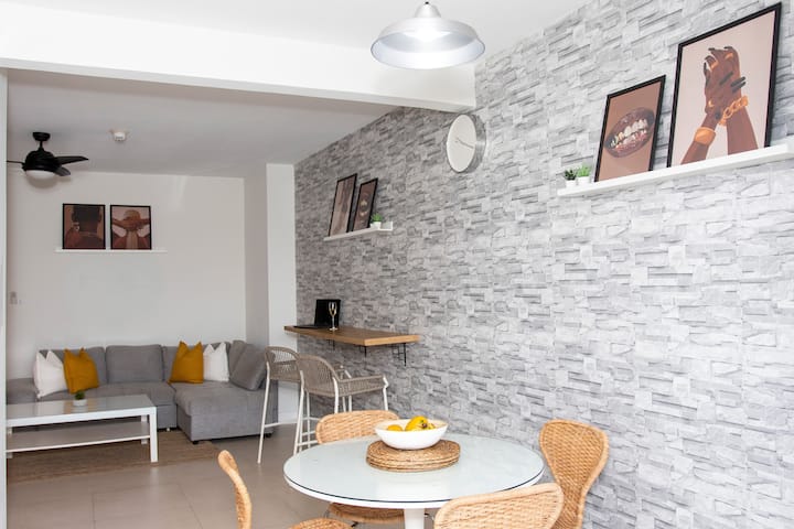 Eshae Living - 1 Br Modern City Condo - Kingston